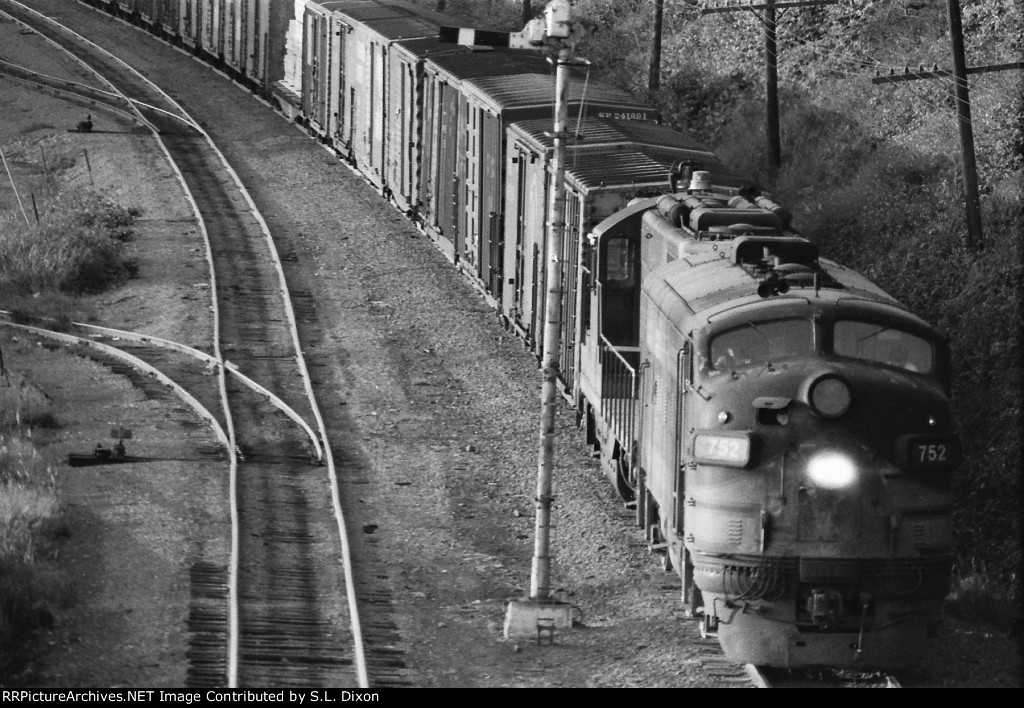 BN 752 West @Bayside